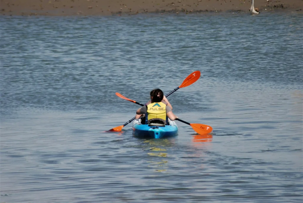 Kayaking Lessons For Beginners Vs Self-Teaching: What’s The Best Way To ...